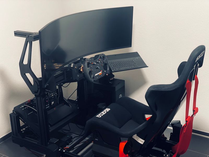 Sim Racing neu definiert: Immersives Sim Racing Rig - Hybracing